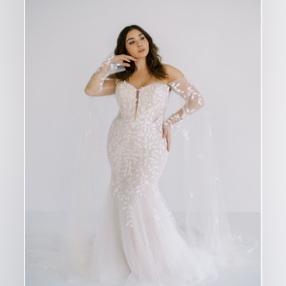 La Curve by Beccar | Dresses | La Curve By Beccar Kiara Wedding Gown 22 ...